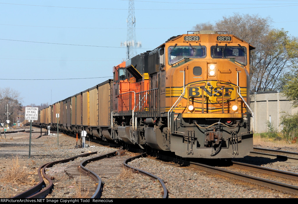 BNSF 8839